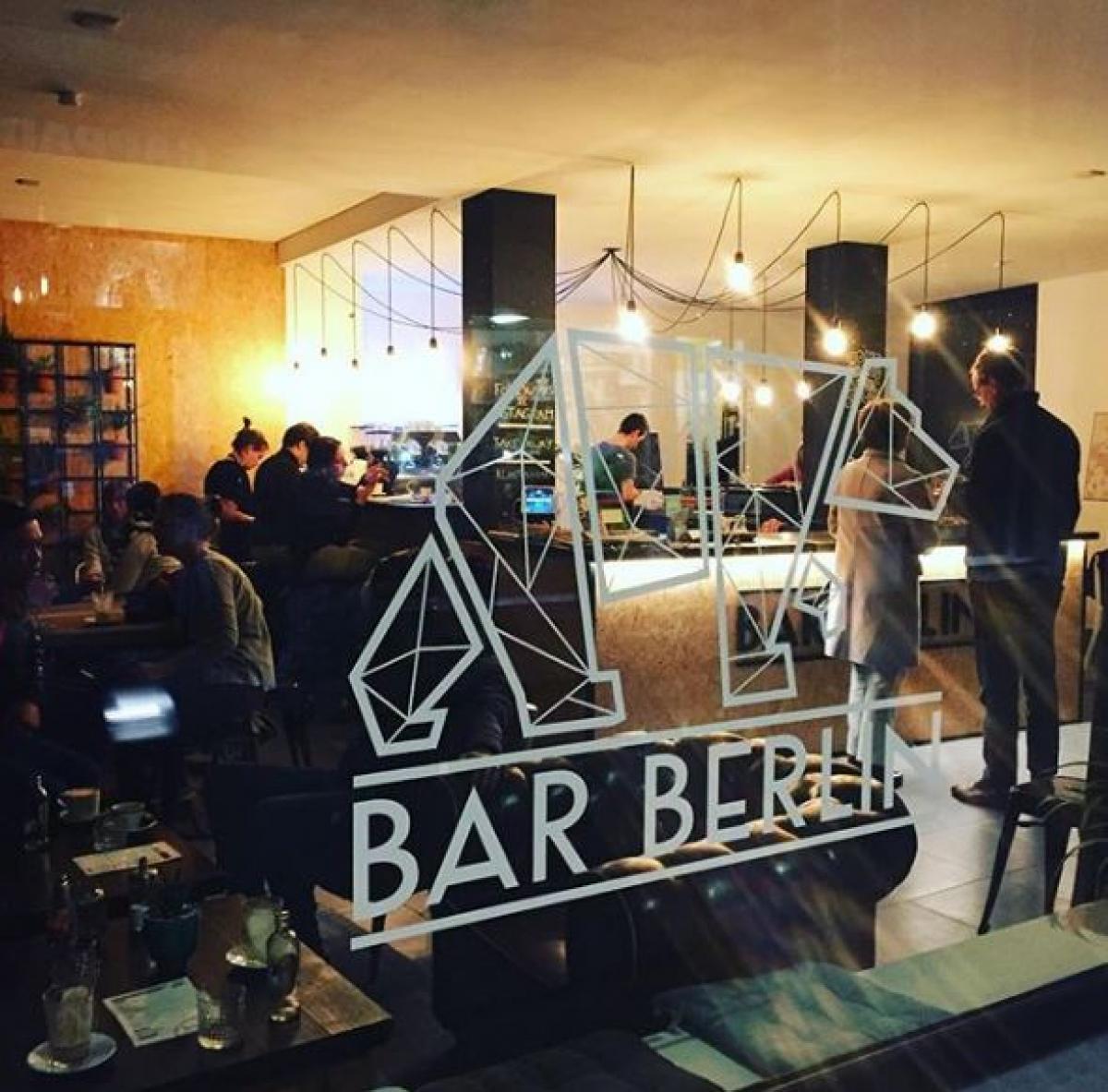 Koffiebar Bar Berlin in Leuven: hippe Berlijnse sfeer en coconut latte
