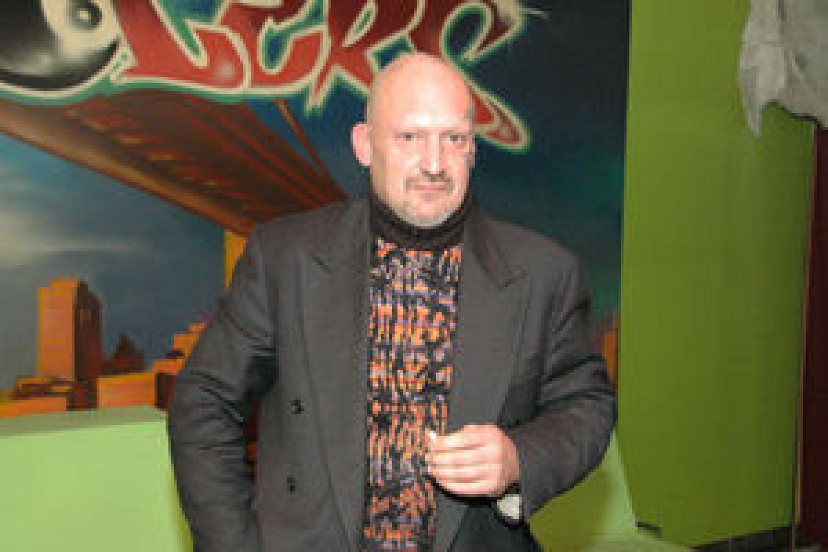 'Tom Spier' uit Kortrijk bedreigde politieagenten met spade - KW.be