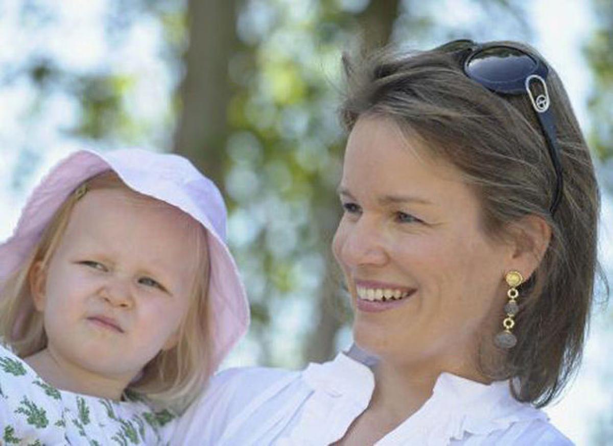 Prinses Mathilde brengt bezoek aan basisschool 't Fort - KW.be