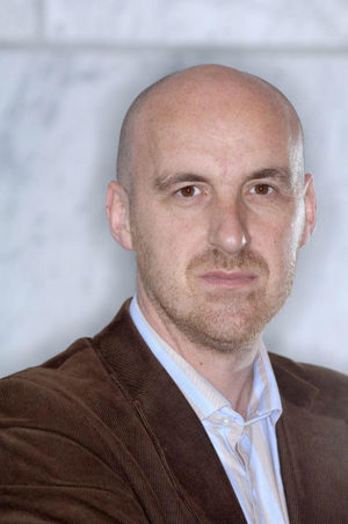 Koksijdenaar Eric Goens geeft nieuwe VT4 en VijfTV vorm - KW.be