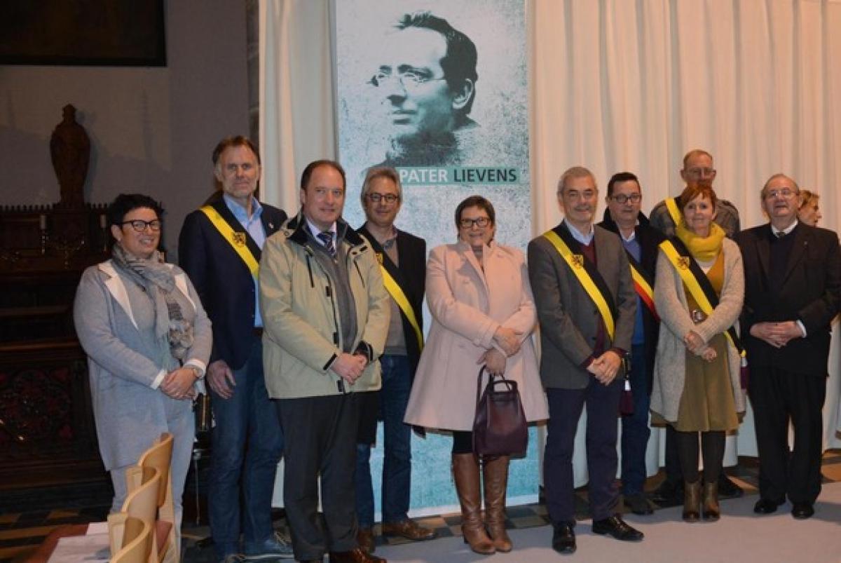 Sint-Martinuskerk in Moorslede krijgt memoriaal voor pater Constant ...