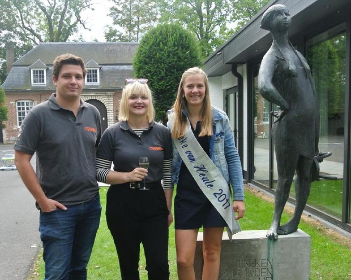 Thijs en Aurélie (Hula) zijn nu de 'pleegouders' van Tineke van Heule ...