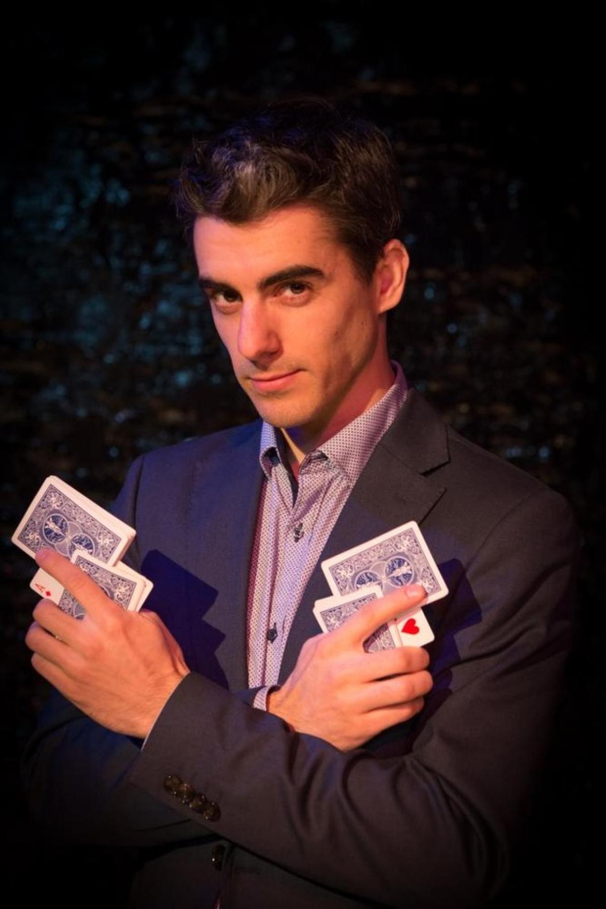 Steven Delaere uit Lendelede brengt theatershow Illusoirée - KW.be