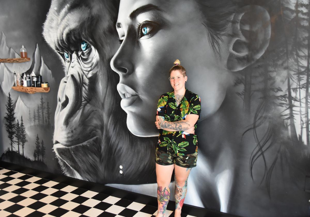 Tattoo-artieste Julie Bouckhuyt 'Djoels' brengt eerbetoon aan vermoorde ...