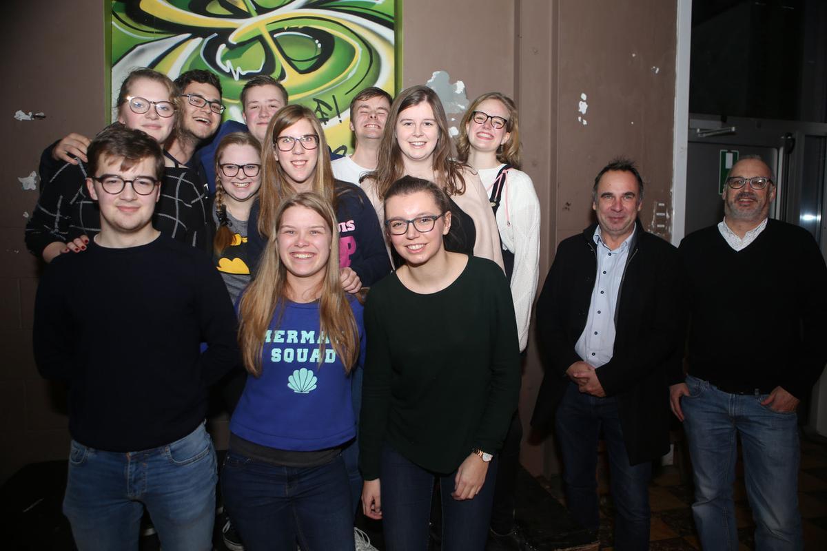 Jeugdhuis Tap in Kuurne viert make-over en pakt uit met Onesieparty - KW.be