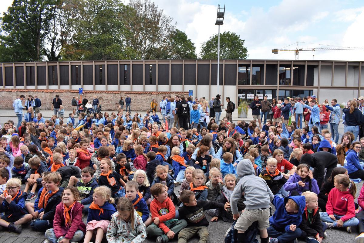 Stad Tielt zet alle zeilen bij om honderden kinderen op te vangen - KW.be