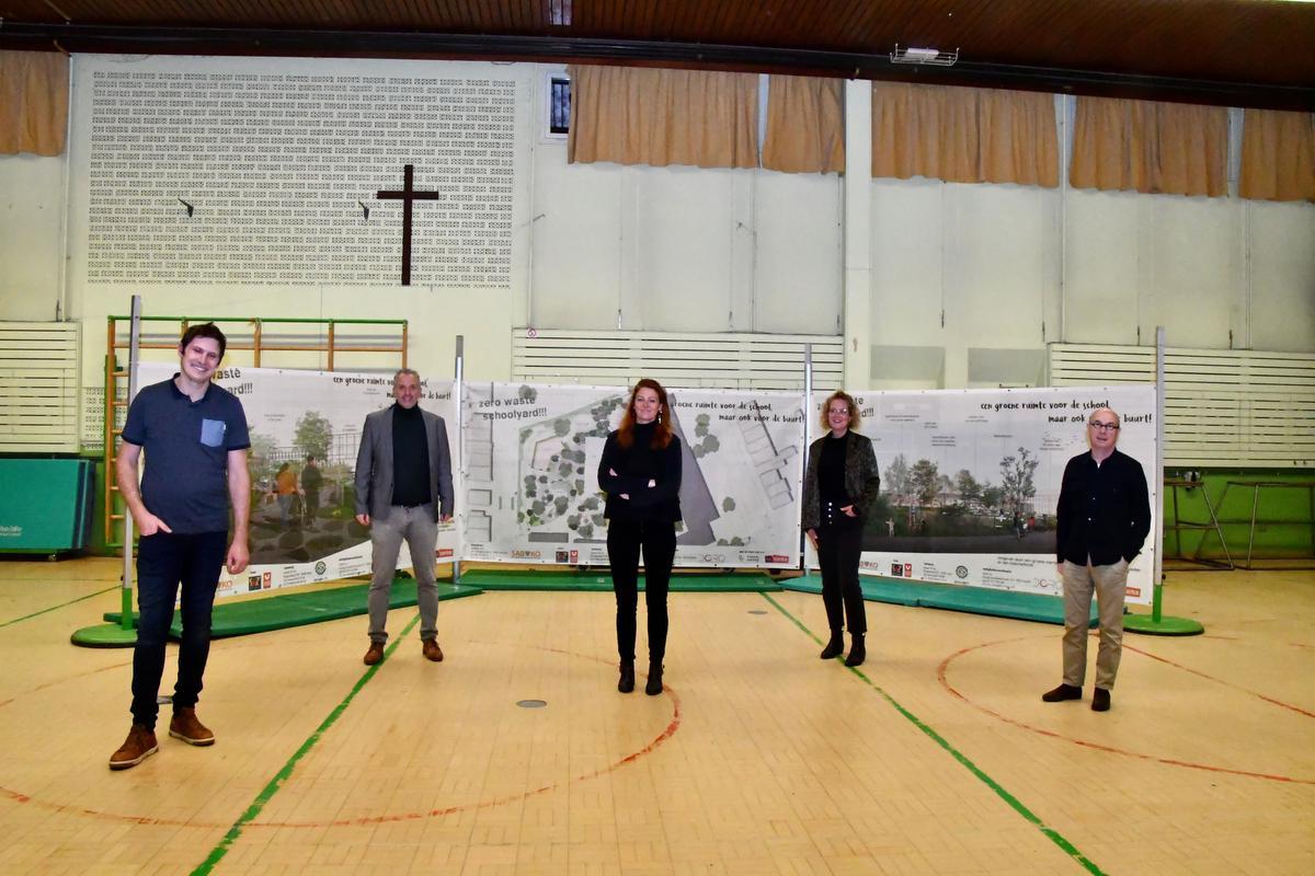 Sint-Amandsbasisschool Zuid stelt nieuwe groene speelplaats open voor ...