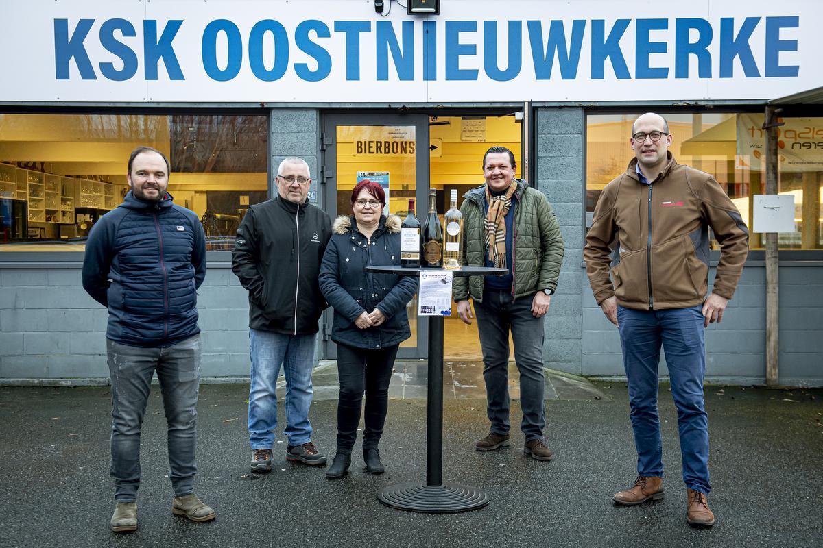 KSK Oostnieuwkerke houdt de moed erin na wijnverkoop - KW.be