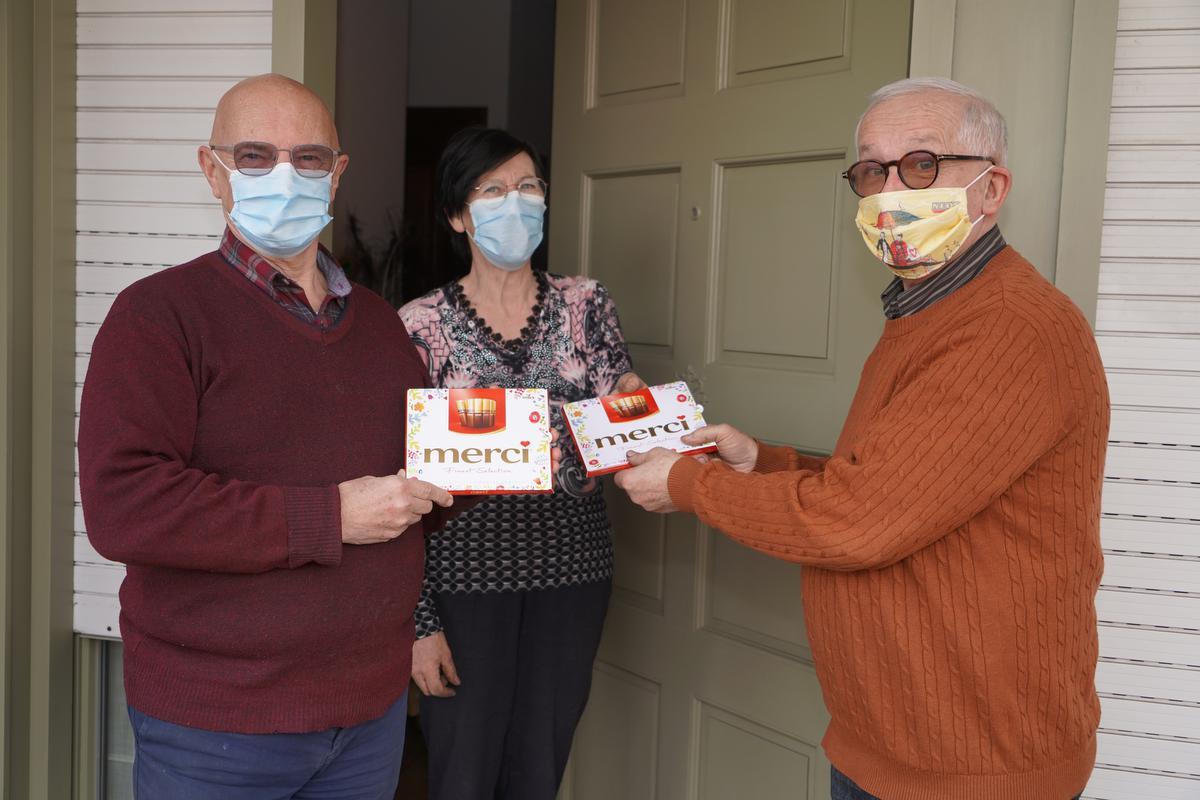 Neos Meulebeke zegt 209 keer ‘merci’ - KW.be