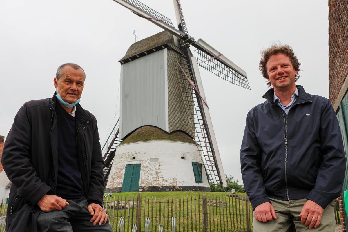 Kris Muylle en Luc Simoen zijn gids in eigen stad, Gistel - KW.be