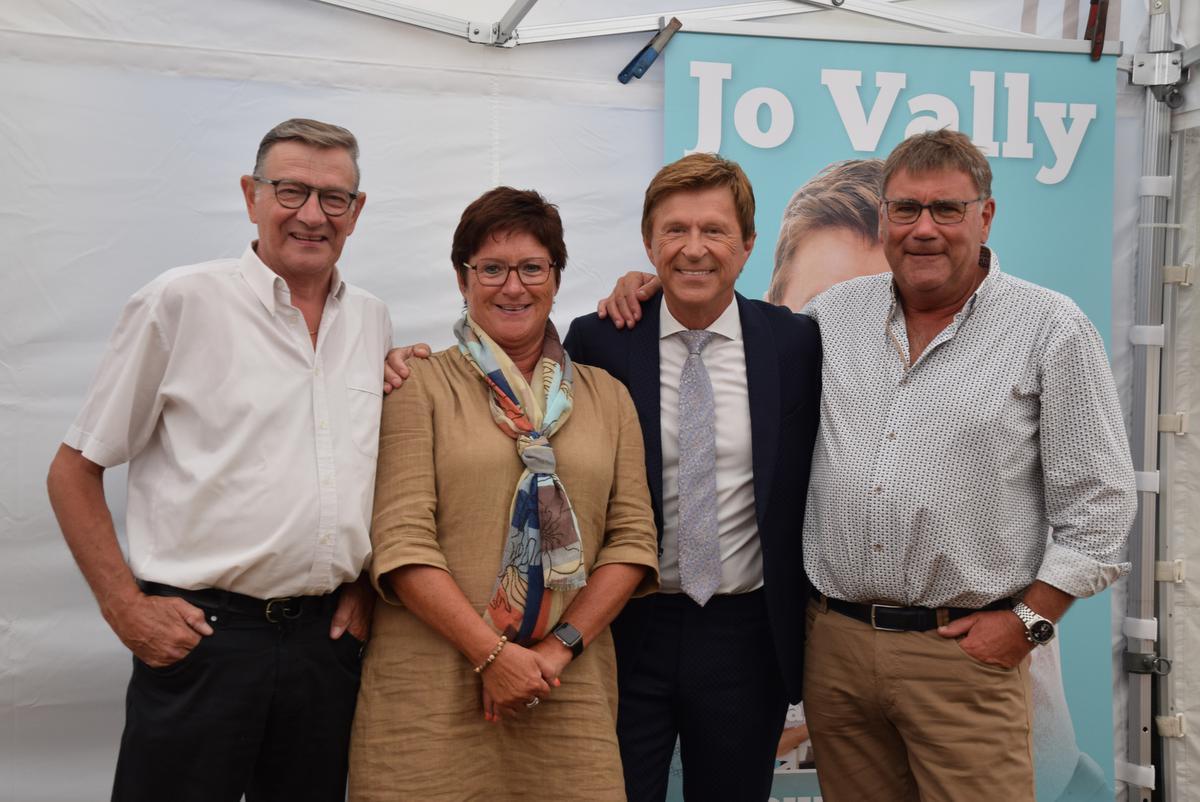 IN BEELD – Jo Vally laat het publiek genieten van gratis optreden in ...