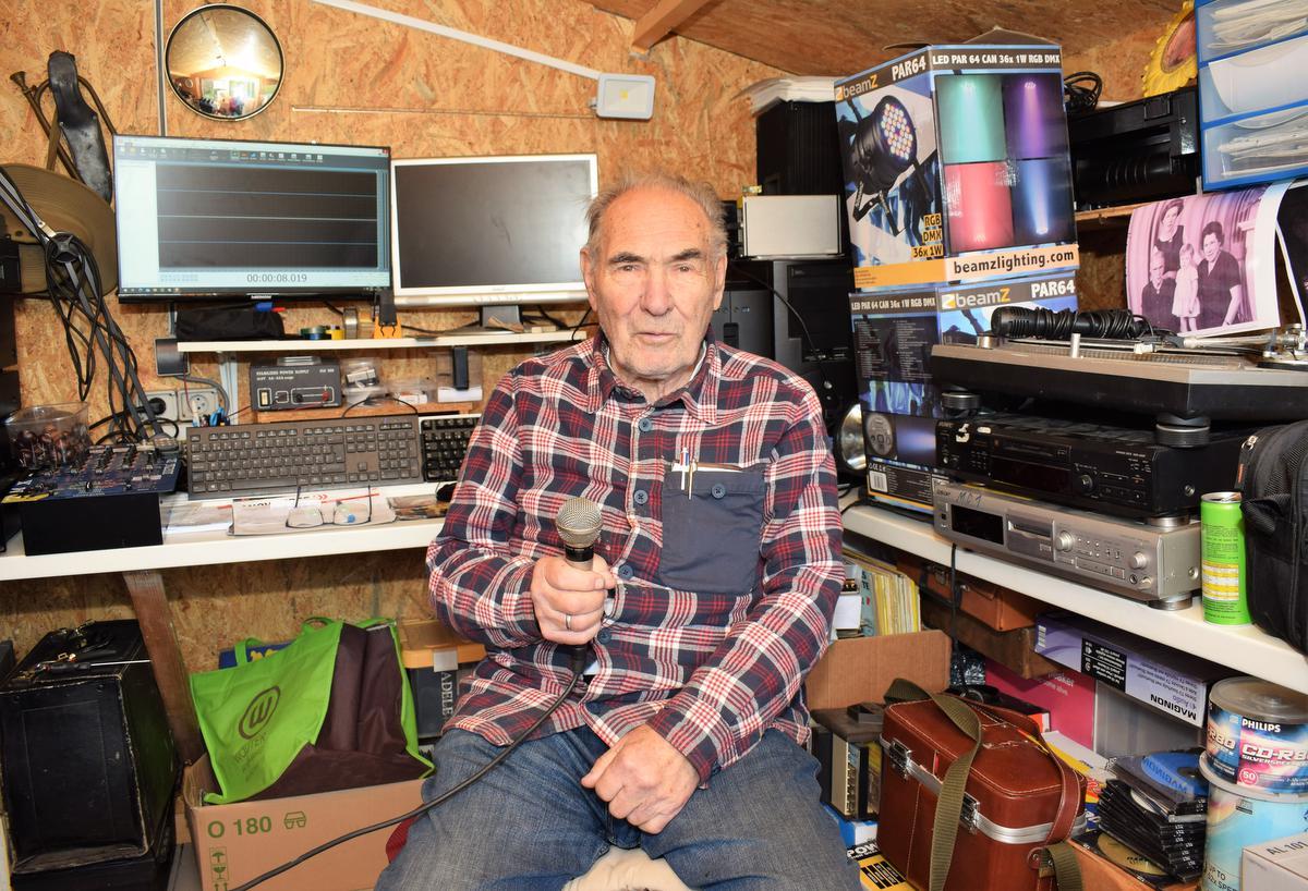 Zwaar door kanker getroffen André Deleu put kracht uit muziekcollectie ...