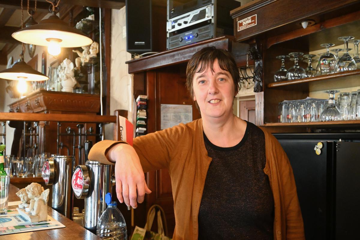 Nancy staat al ruim dertig jaar achter de toog in De Engel: “Net als ...