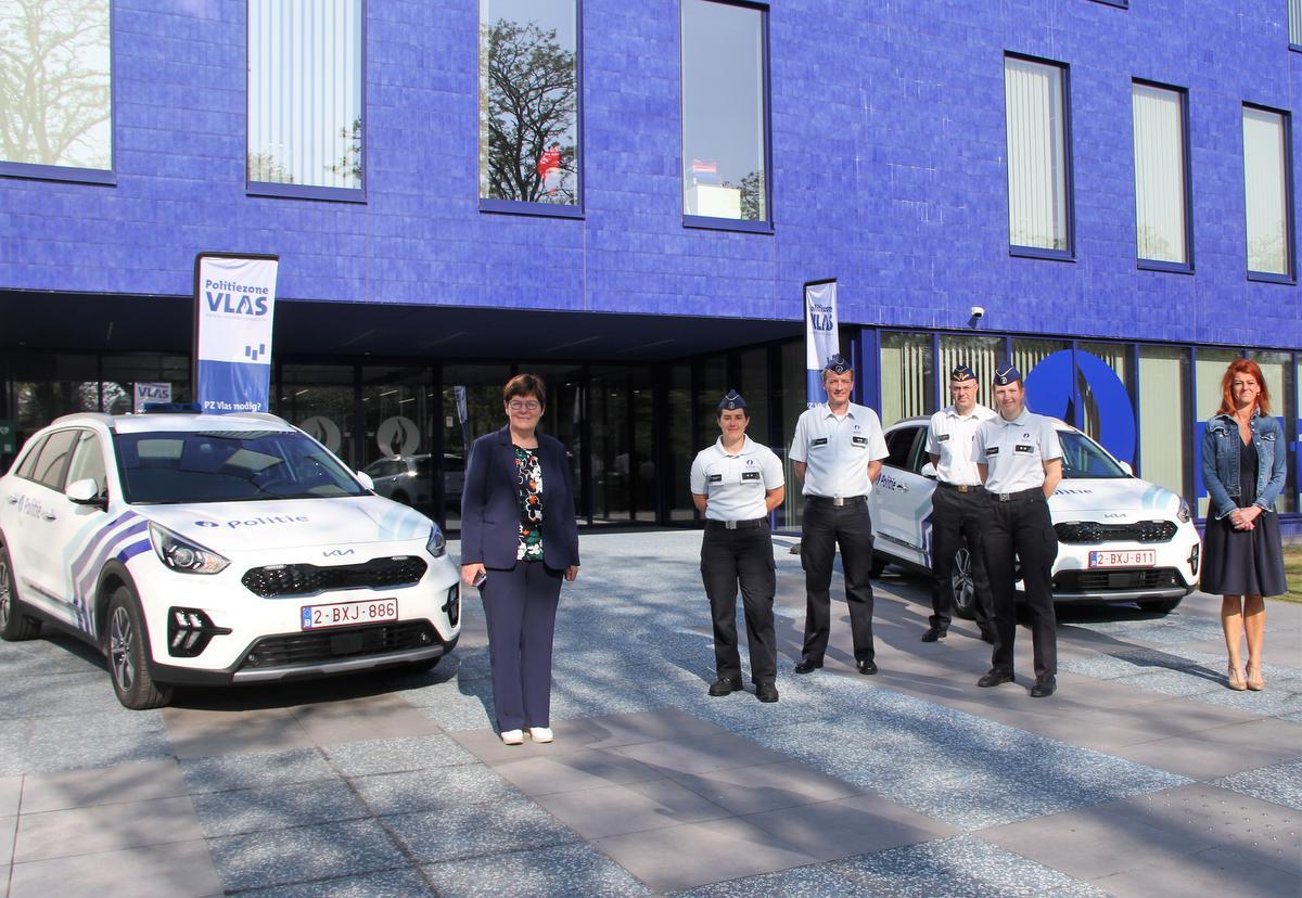 Politiezone Vlas heeft drie nieuwe politiemedewerkers - KW.be Politiezone Vlas heeft drie nieuwe politiemedewerkers - KW.be