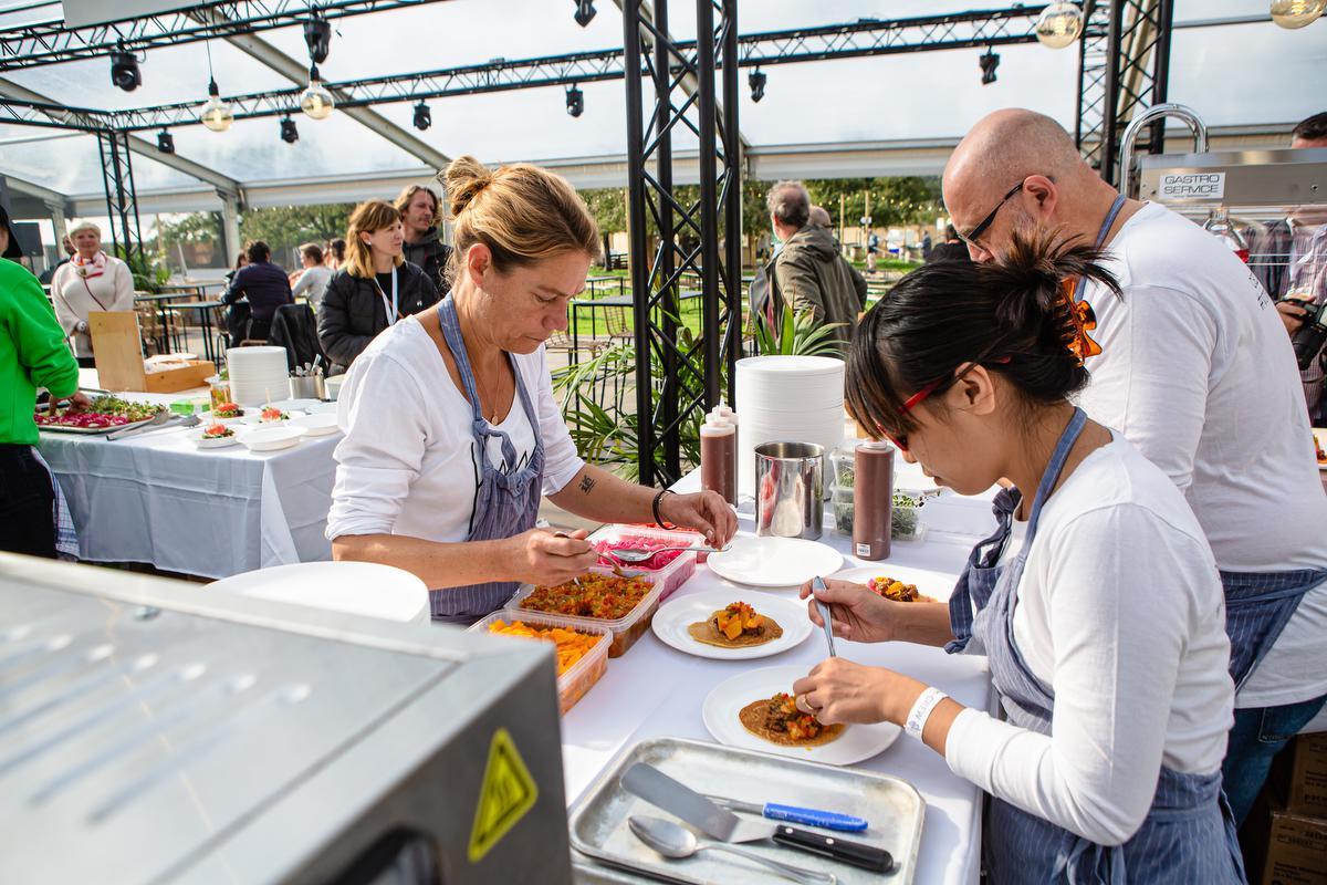 Nieuw concept van culinair evenement Kookeet in Brugge lokte 4.600 ...