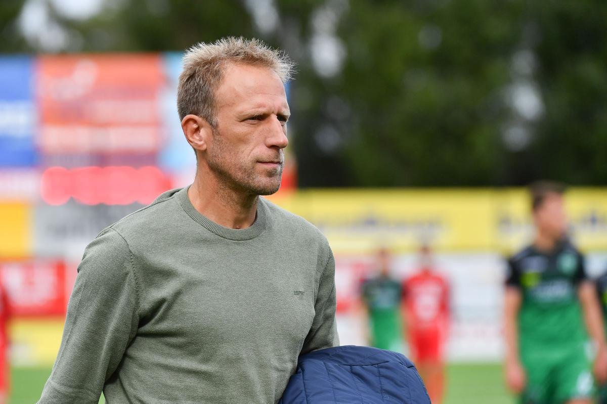 KM Torhout ontslaat Stijn Meert na een 0 op 6 - KW.be