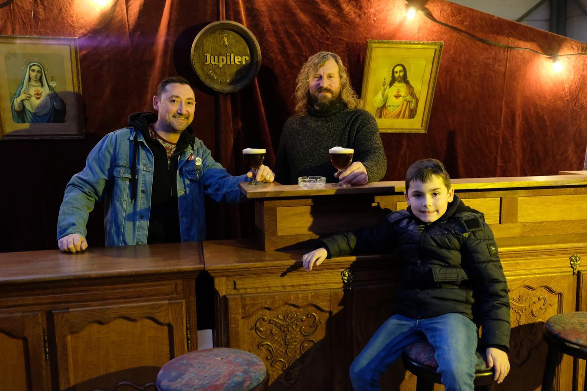 “Winterbar De Boeie is een tweedaagse bruine kroeg” - KW.be
