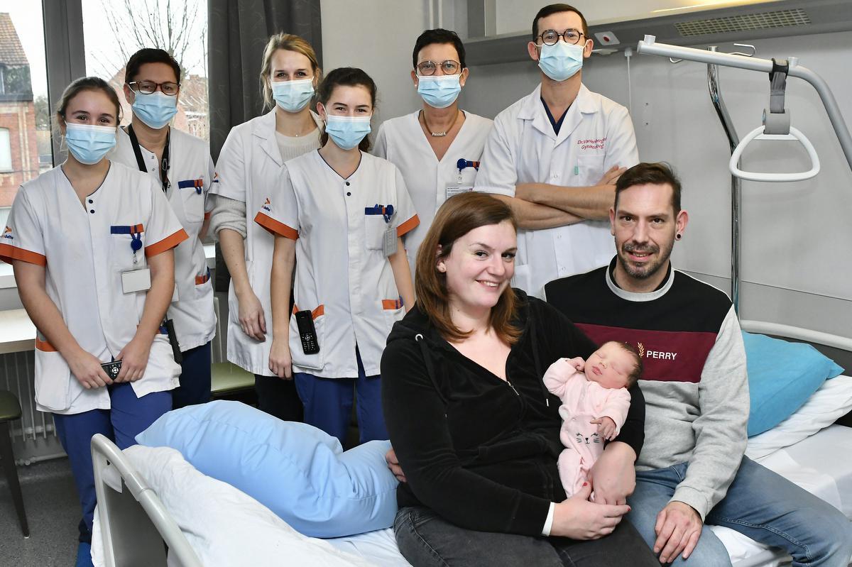 Materniteit AZ Delta Menen viert 500ste bevalling - KW.be