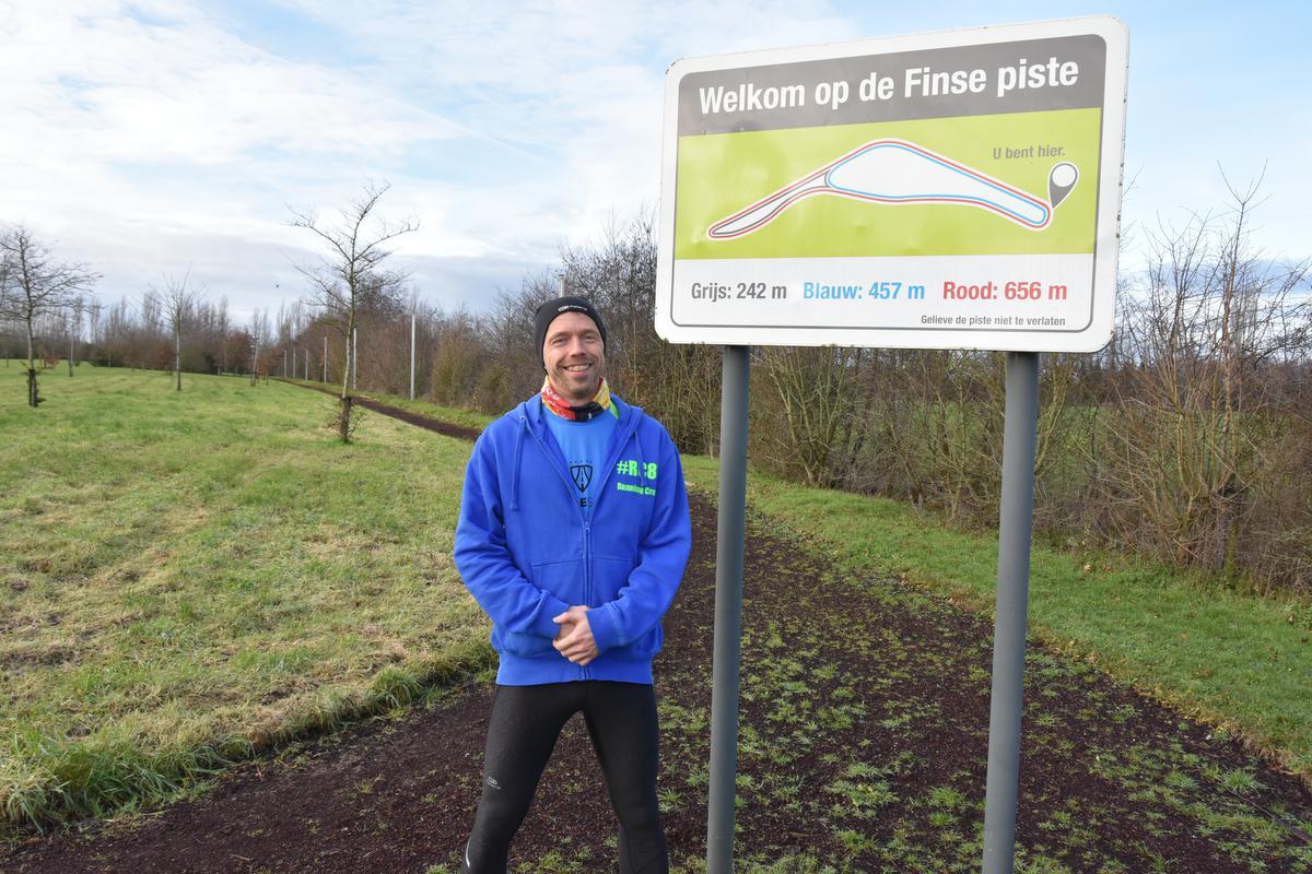 Filip (52) rent bijna 60 kilometer op Warmathon Brugge: “Ik wou 50 ...