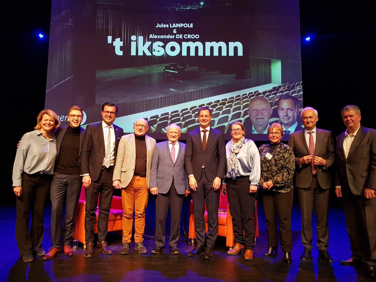 Voormalig schepen Jules Lampole uit Avelgem uitgezwaaid door premier ...