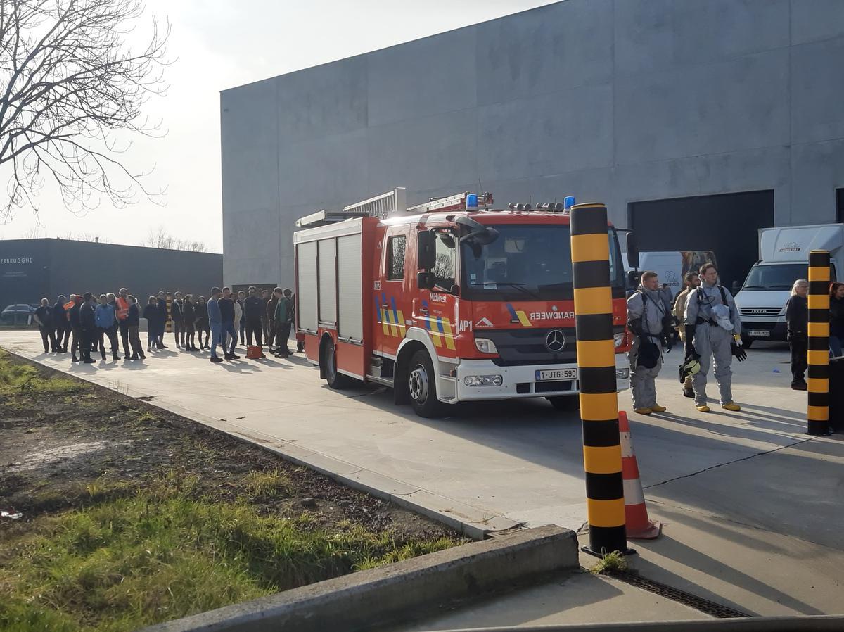 Vijftigtal mensen geëvacueerd na voorval met salpeterzuur bij Muylle ...