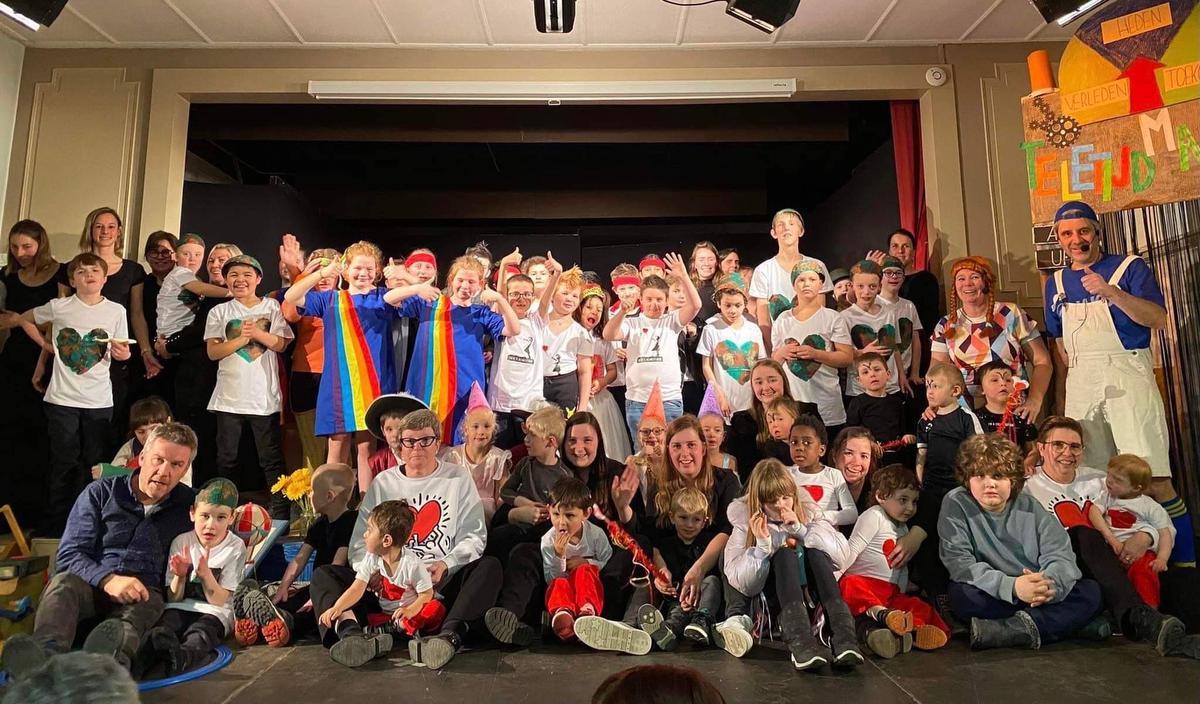 Leerlingen van Het Vlot in Ieper treden op voor (groot)ouders en ...