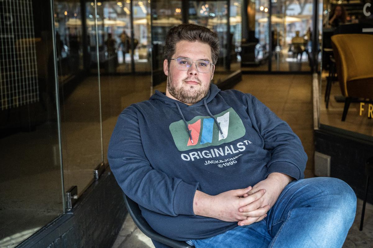 Met comedian Jonathan op date (maar die heeft nu wel sinds kort een ...