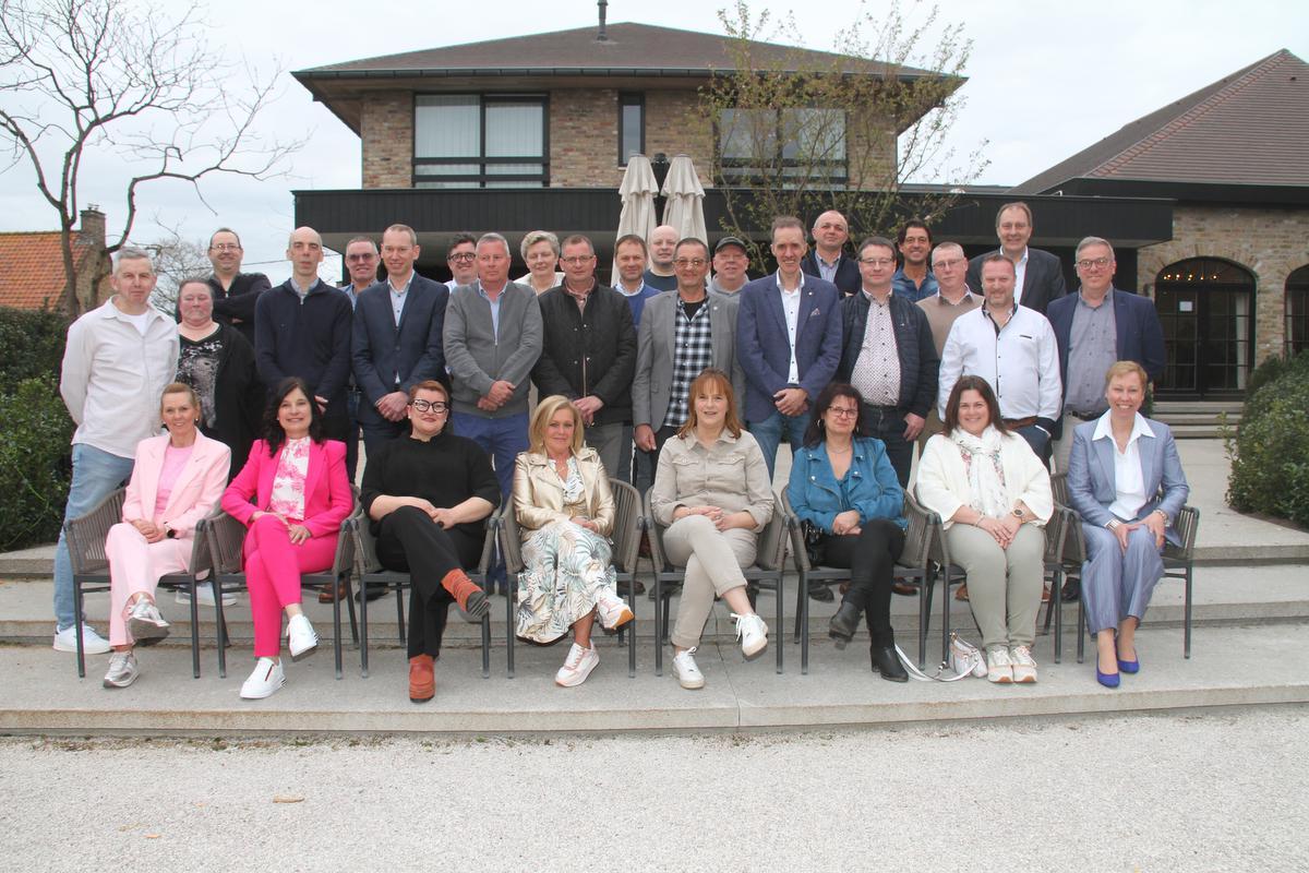 Ysco in Langemark huldigt jubilarissen met lange staat van dienst - KW.be