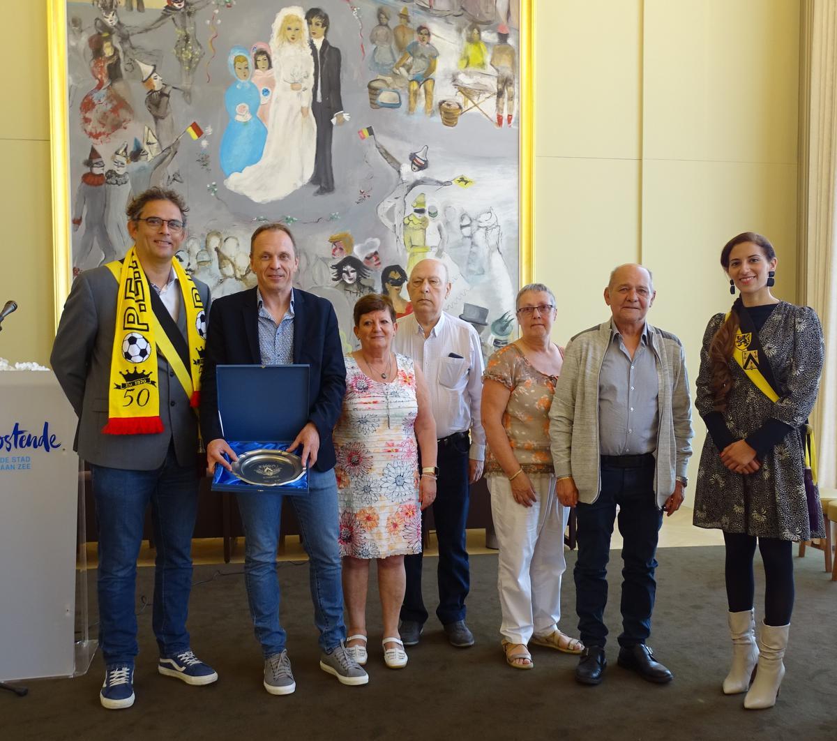 Jarige jeugdvoetbalverbond PERKEZ ontvangen op het stadhuis - KW.be