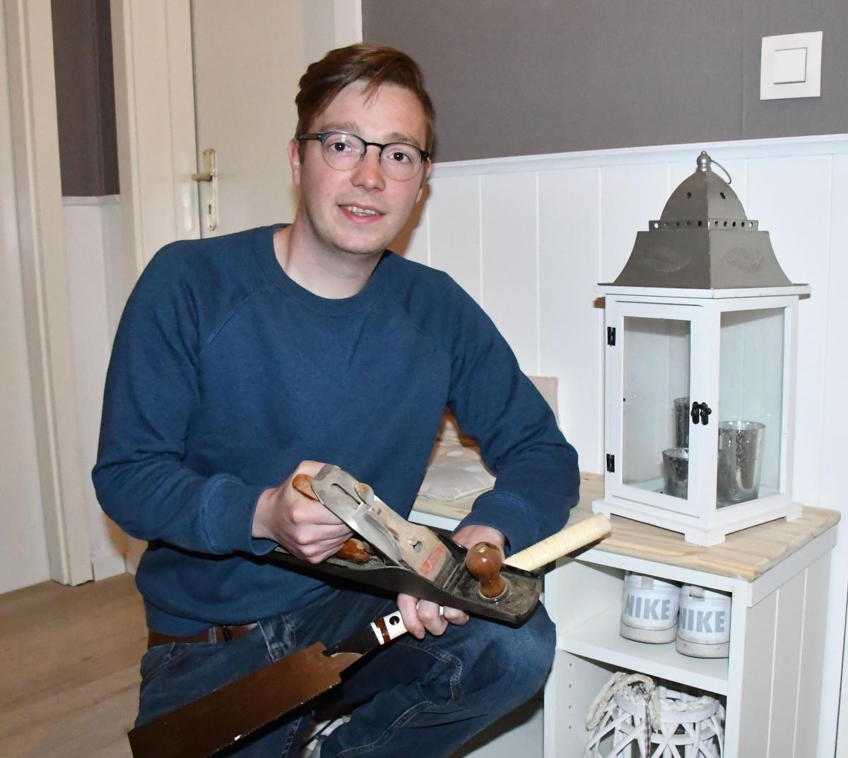 Bart Claeys start als kleinschalige meubelmaker - KW.be