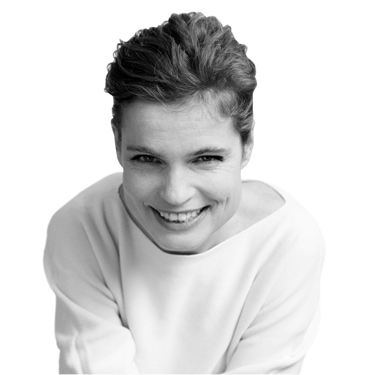 Sarah Biasini: "Je rêve d’être minimaliste mais ce n’est pas facile à ...