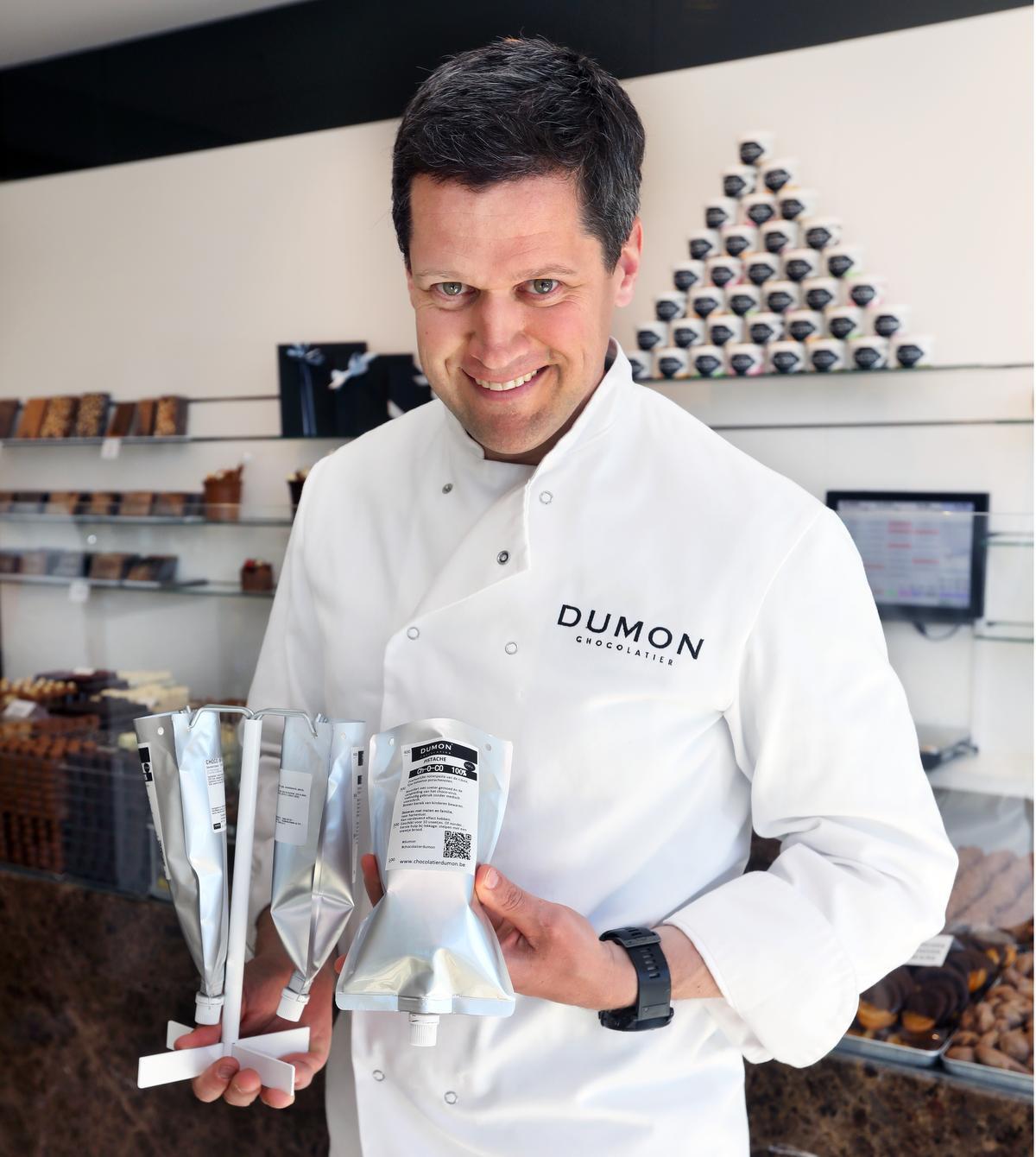 Chocolatier Dumon hangt zijn klanten aan het choco-infuus - KW.be