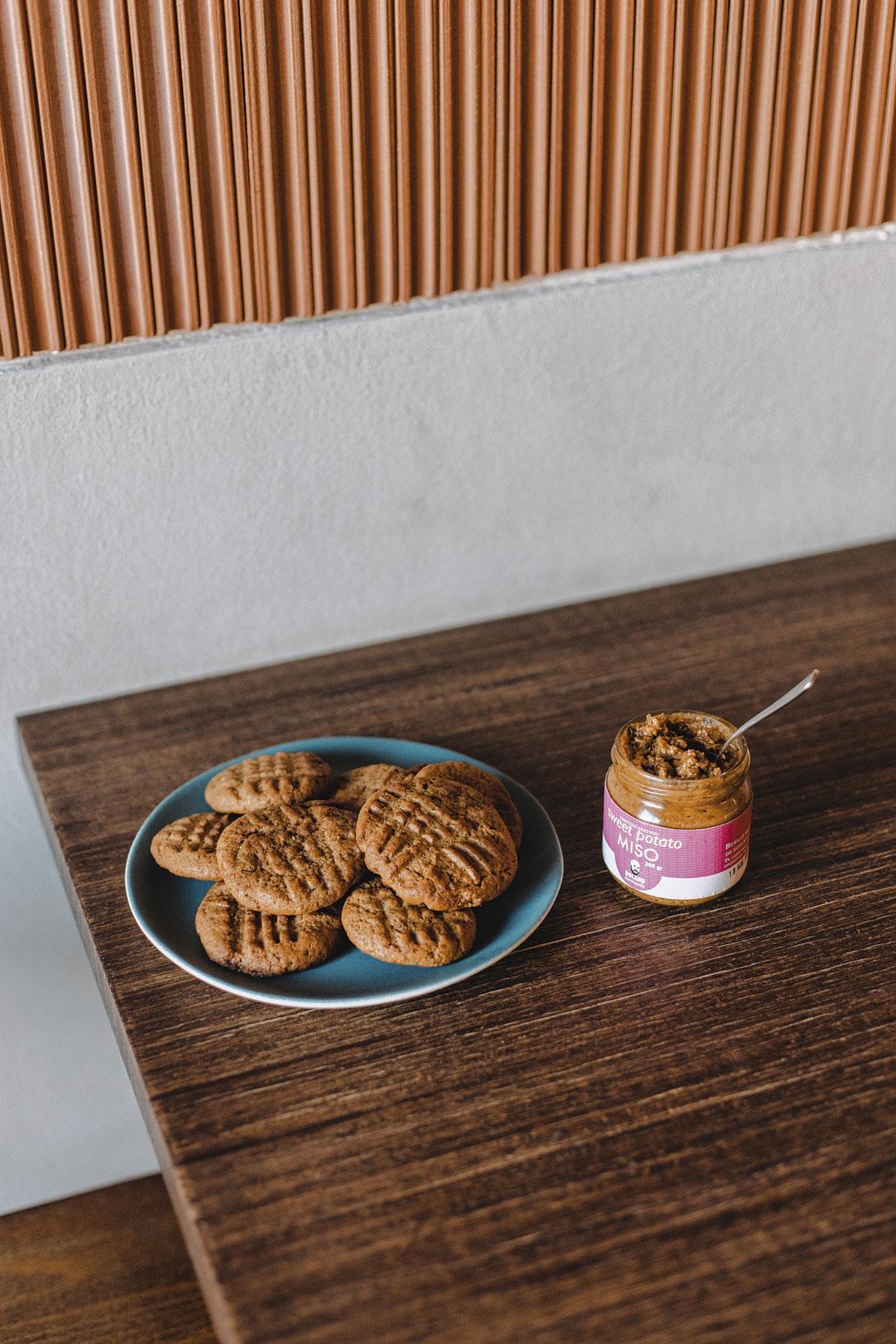 La recette des biscuits au beurre de cacahuètes et miso de Kyle Boland