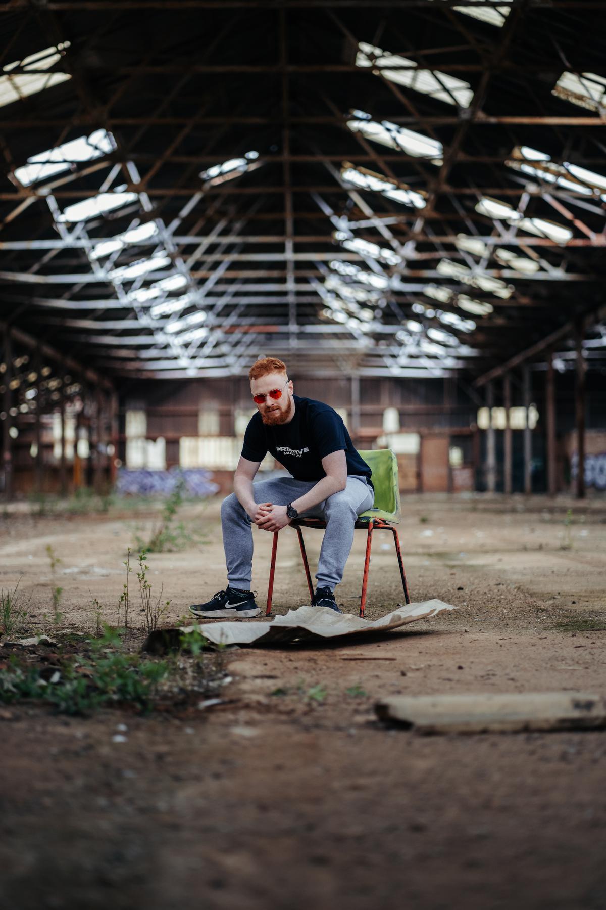 Oedelemse DJ Jay Wall werkt samen met Britse artiest: “Dit najaar ...