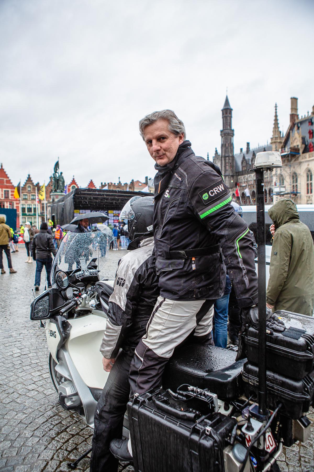 Renaat beleeft al bijna 20 edities van De Ronde vanop de motor - KW.be