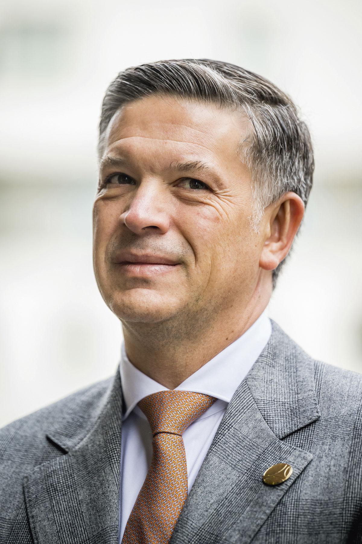 CEO Michel Doukeris: ‘AB InBev zal dingen doen die blijven’ - Trends ...