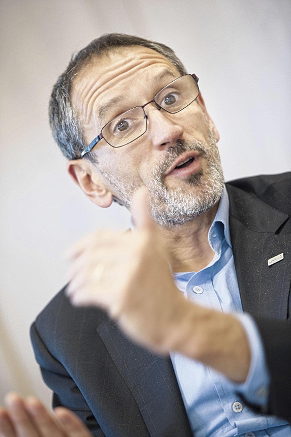 Chez Sodexo, les dirigeants renoncent à une partie de leur salaire ...