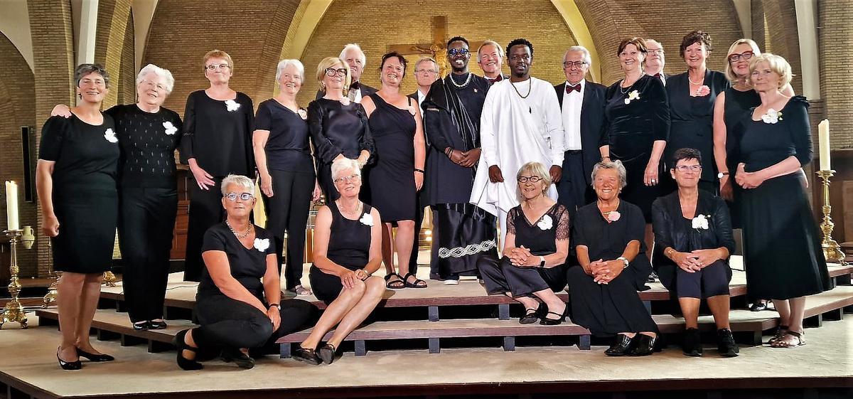 Cantic@Mare Ensemble neemt clip op met populaire Rwandese zanger Jules ...