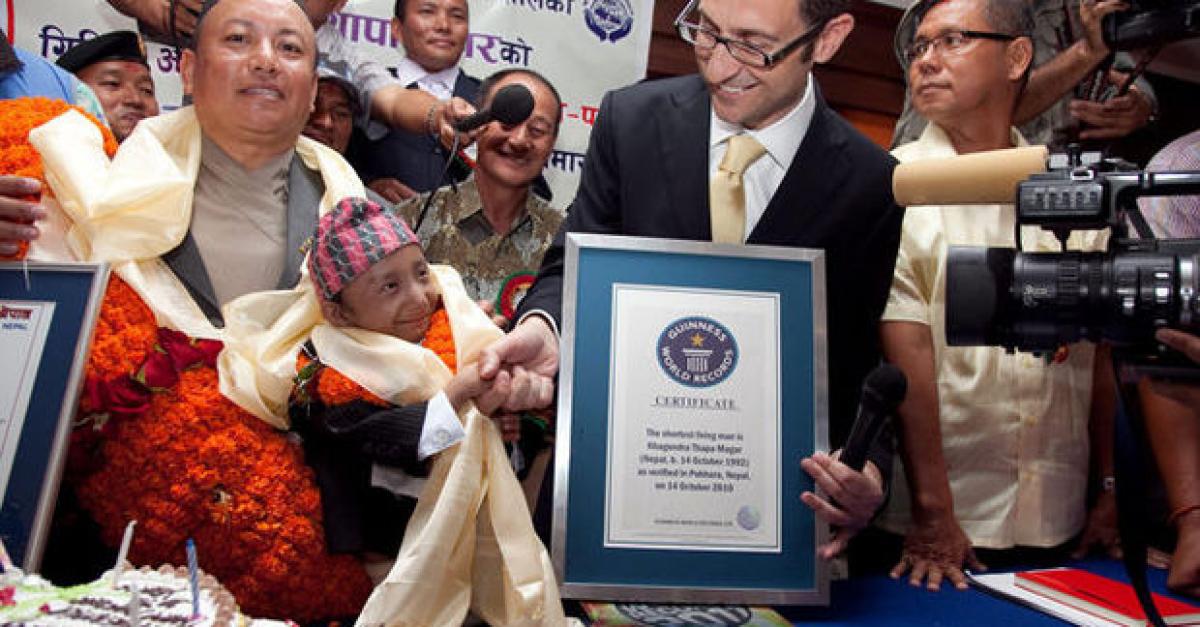 Kleinste man ter wereld meet 65,5 centimeter