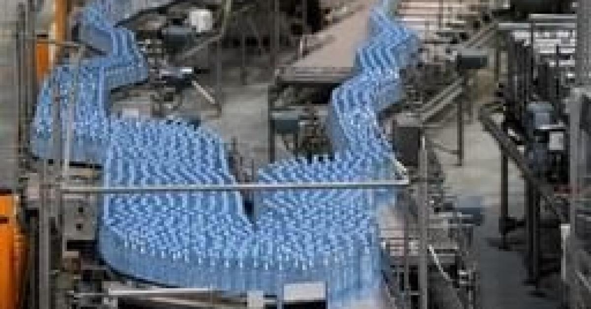 Plastic deeltjes in water vormen slechts klein risico voor gezondheid (WHO)