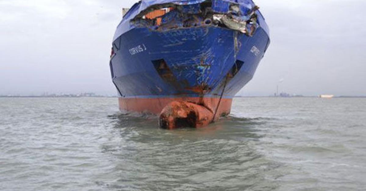 Stuurloos schip voor Nederlandse kust