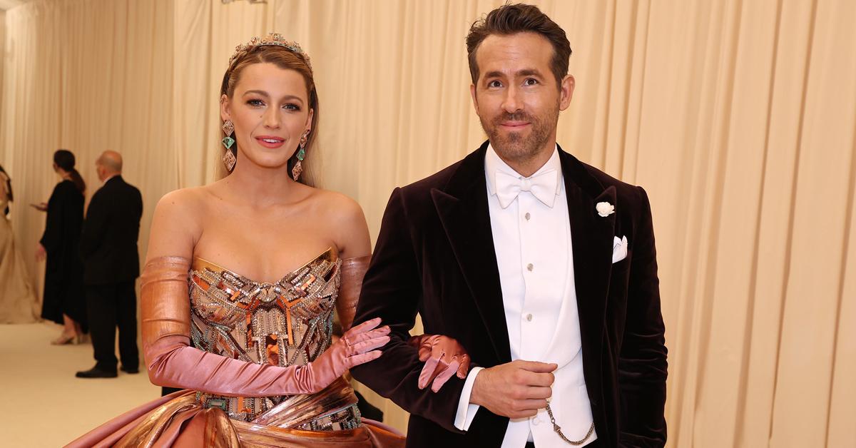 Blake Lively deelt foto's van zwangere buikje en haalt zo uit naar ...