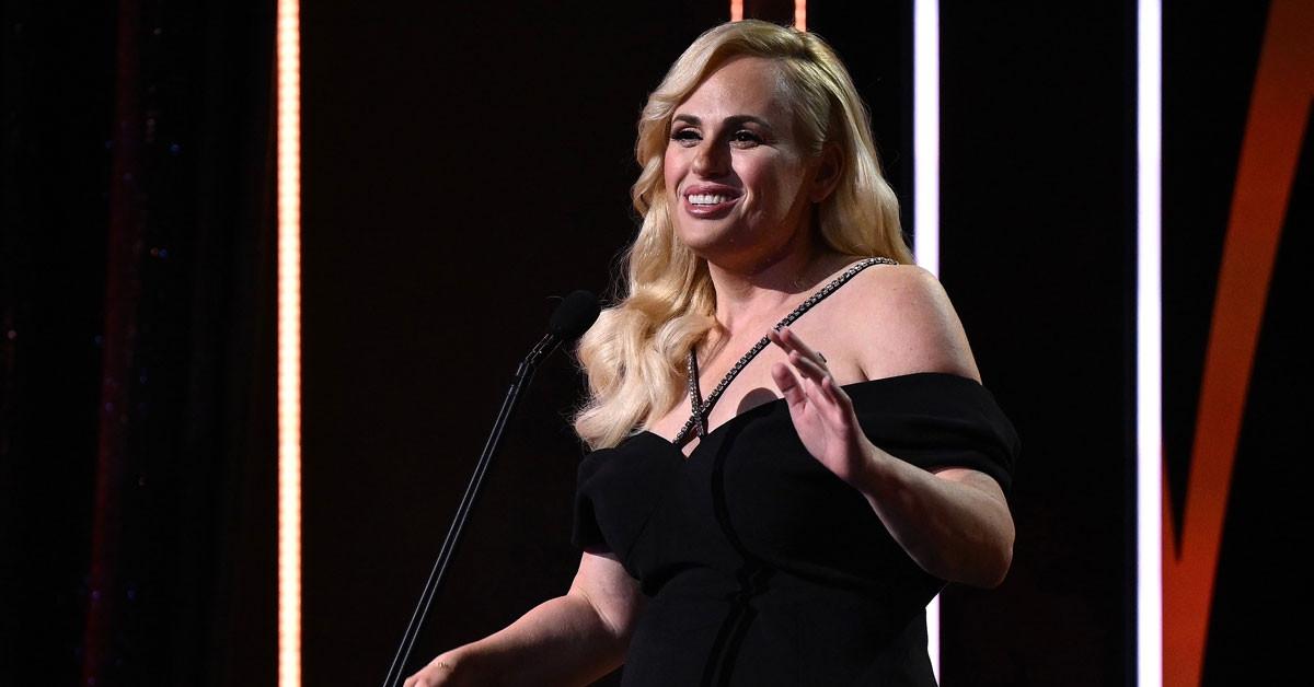 Rebel Wilson (47) heeft haar vriendin ten huwelijk gevraagd