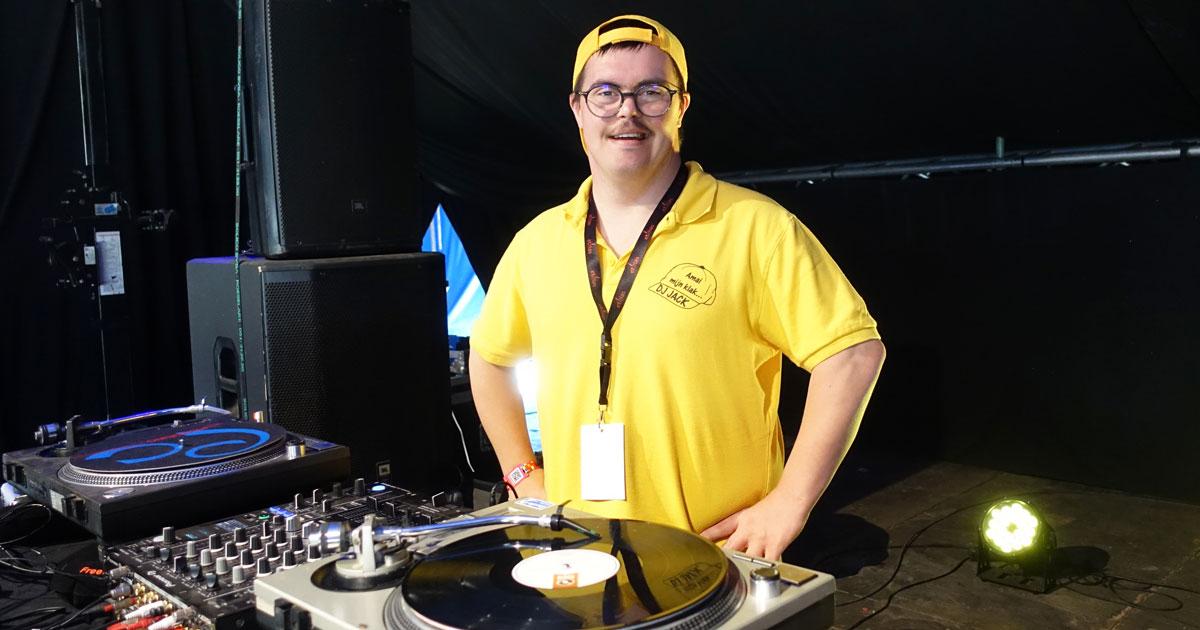 Flair volgde DJ Jack Amai M'n Klak uit 'Down The Road' op Dranouter