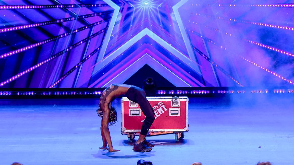 Slangenmens Papi Flex uit Ardooie in Belgium’s Got Talent - KW.be