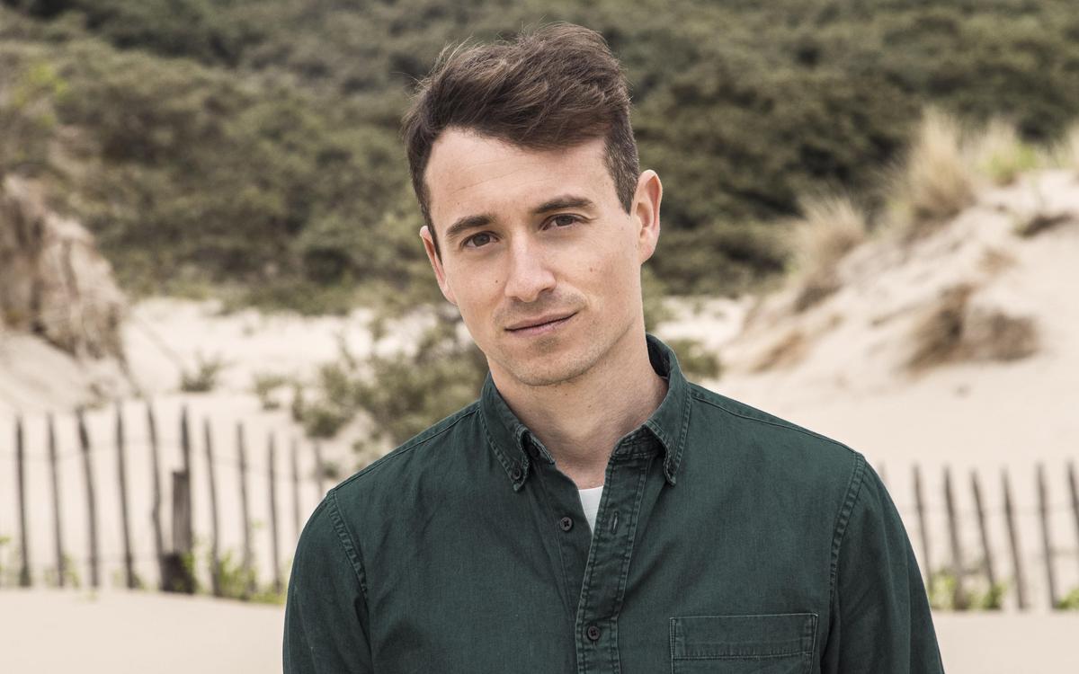 Hugo Clément annonce la sortie de son nouveau livre