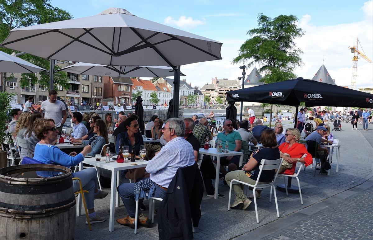 "Deze zomer kan je in Kortrijk een terrasje doen!" - KW.be