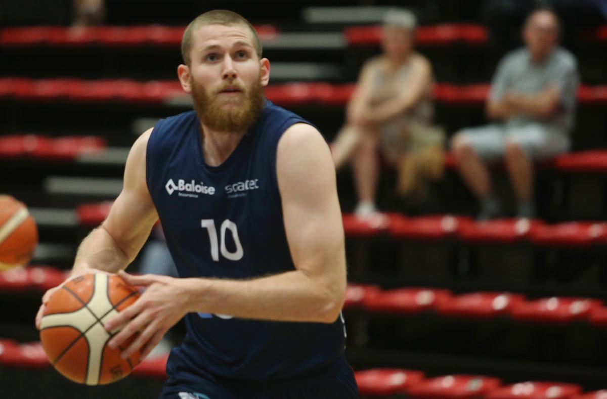Basket SKT Ieper neemt afscheid van Tom Koopman, maar heeft al ...