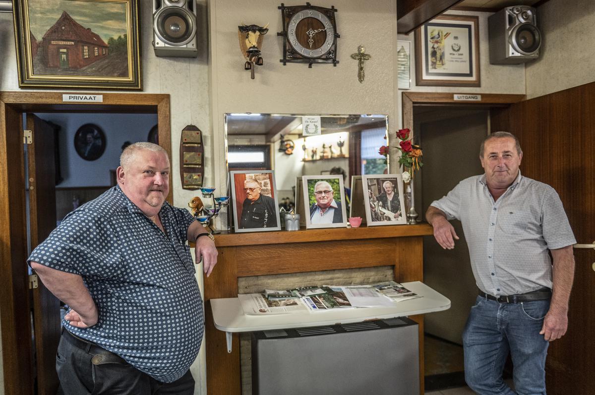Broers Bossu (café De Karpel) verloren vorig jaar in een week tijd ma ...