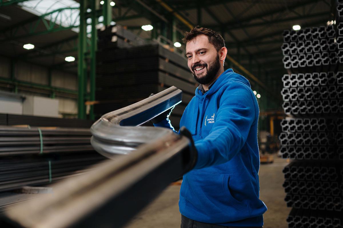 Voestalpine Sadef uit Hooglede trakteert op lekkers (en een fiets ...